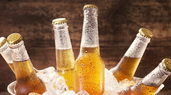 Como manter a cerveja gelada por mais tempo capa
